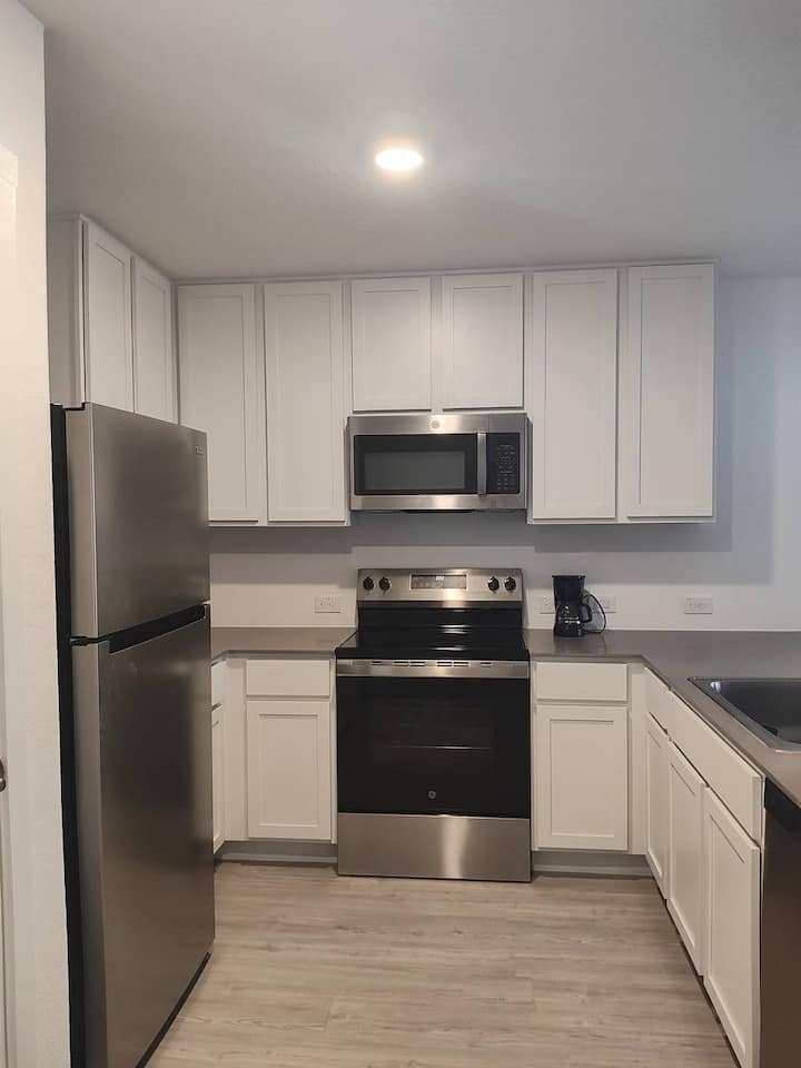 Home-like And Very Quiet Community - San Antonio, TX