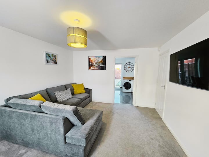 Dartford - Spacious 2 Bedroom House, London Zone 8 - Dartford