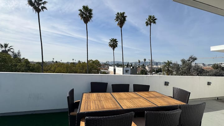 Modern 3br Hollywood | Rooftop View + Free Parking - Beverly Hills, CA