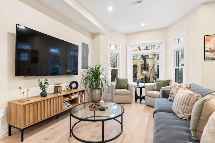 5br Whole Home Near U St | 2 Kitchens + Rooftop - Washington, D.C.