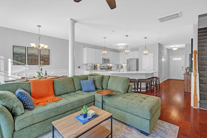 Stylish 3br Townhouse Near Downtown Raleigh & Cary - Cary, NC