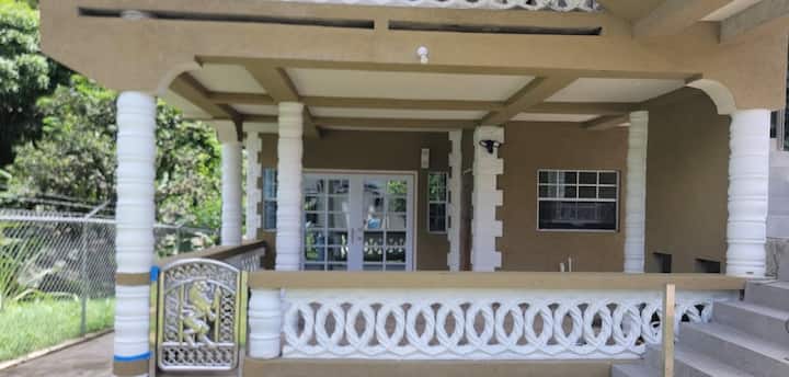 Cozy 2-bedroom Apartment Located In Tempe - Grenada