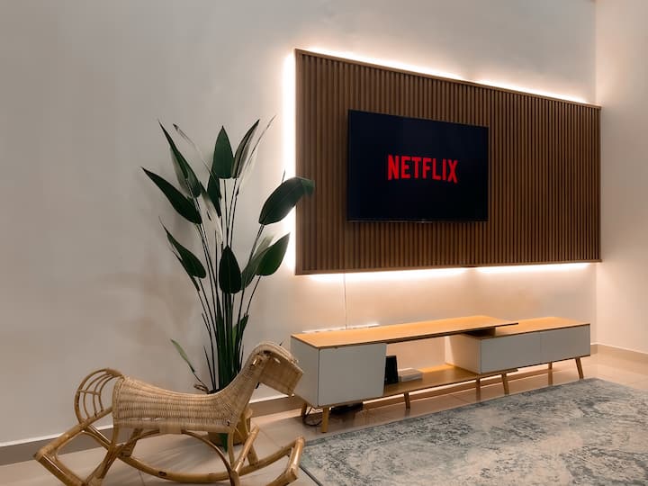 The Casa (Netflix, Wi-fi) - Padang Serai