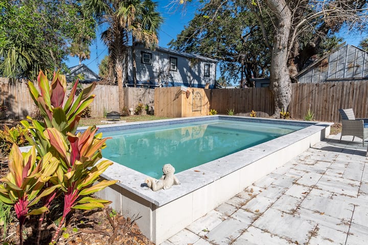 Private Downtown Pool Haven, Fire Pit, Walkable - St. Augustine, FL