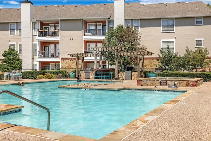 Refined Unit | 2br, 2ba | Pool Access - Fossil Creek Boulevard – Fort Worth
