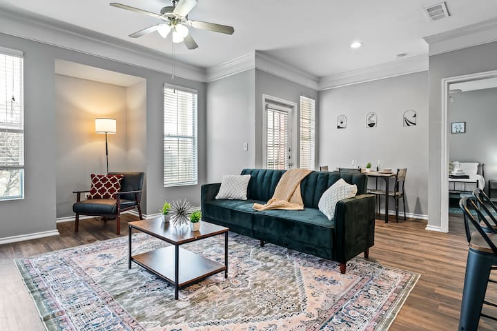 Refined Unit With Pool & Gym Access In Haltom City - Fossil Creek Boulevard – Fort Worth
