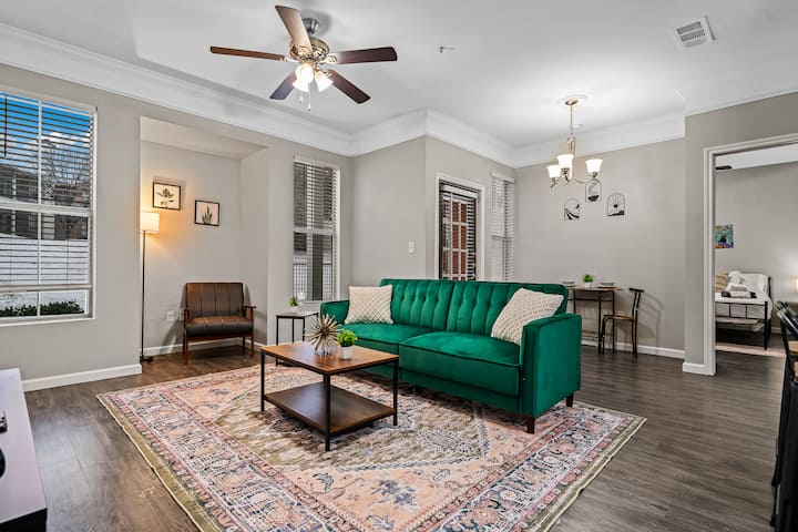 Polished Stay | Pool | Gym | Reliable Wi-fi - Fort Worth, TX