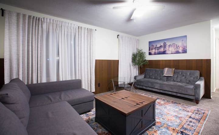 Cozy Family Ranch Near Dtw - Westland, MI