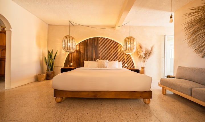 Stylish Stay W/ks Bed & Balcony In Oaxaca's Heart - Oaxaca
