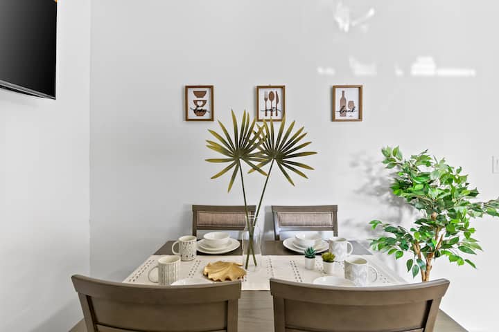 Yieldmax (Pg) | Cozy 2b1b Home - Palo Alto, CA