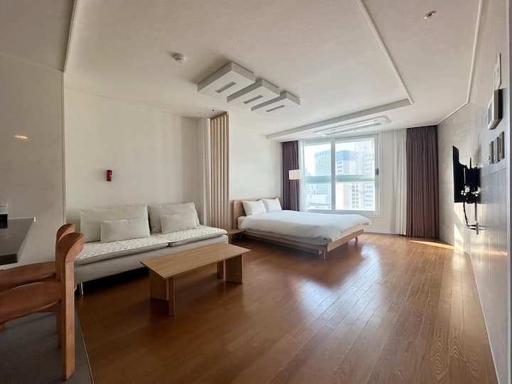 Horizon • • #엘시티와해변도보1분#넷플릭스#넓은방#취사가능#가족친구연인여행 - South Korea