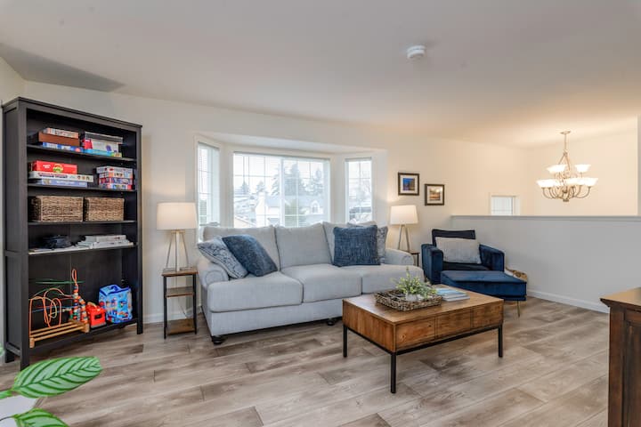 Cozy 4-bedroom Home With Garden & Ev Charger - タコマ, WA
