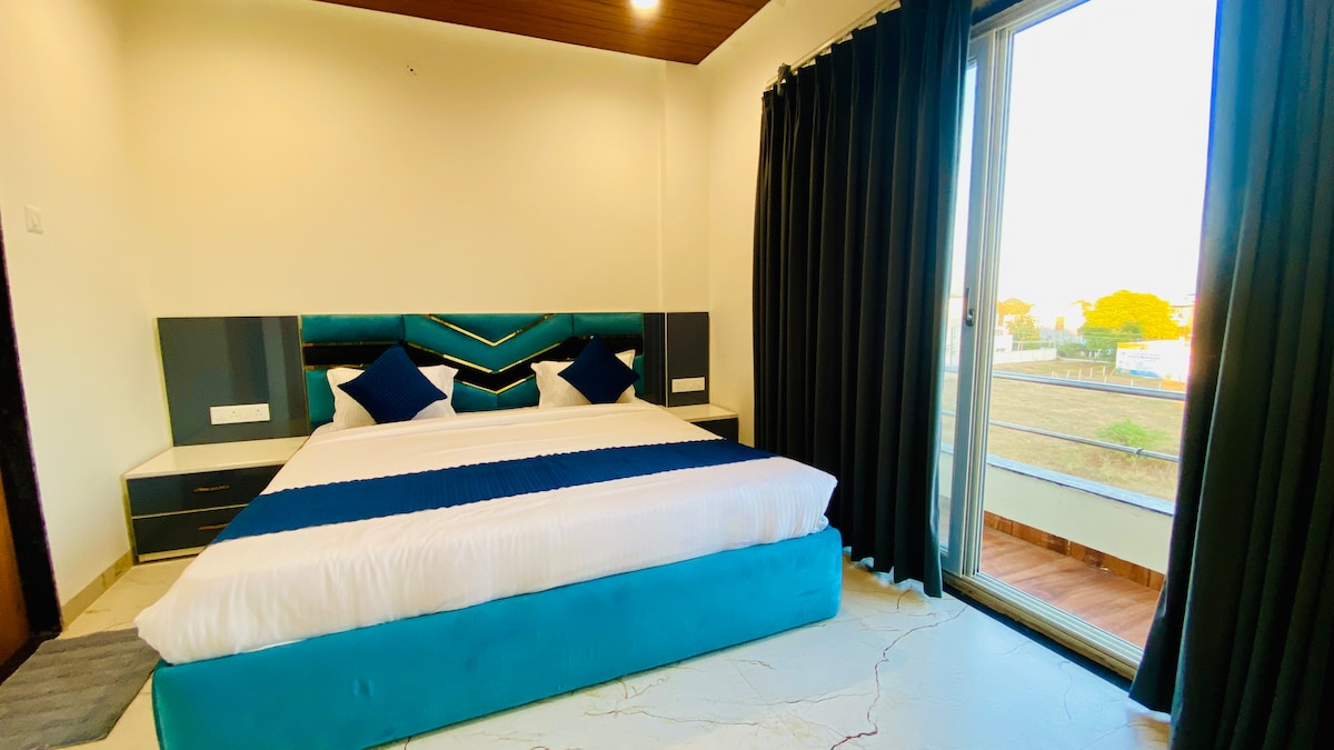 Indore Apartment Holiday Rentals - Madhya Pradesh, India | Airbnb