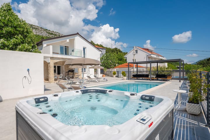 Villa Magnolia With Heated Pool And Jacuzzi - Omiš