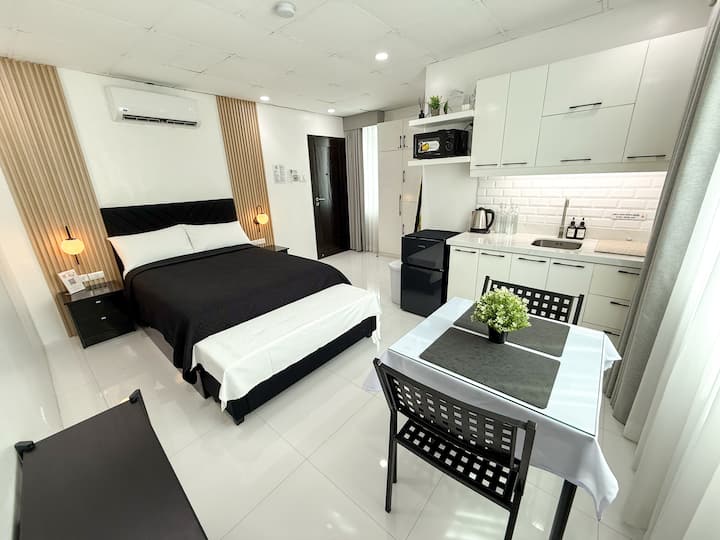 La Faye Benita's Suites Standard Rm W/private Bath - Parañaque