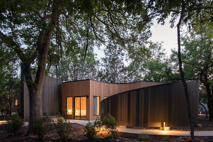 Spiral Escape W/ Garden & Hot Tub - Fredericksburg, TX