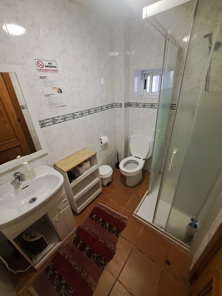 Dormitorio Mixto 6 Camas Granada Centro - Granada