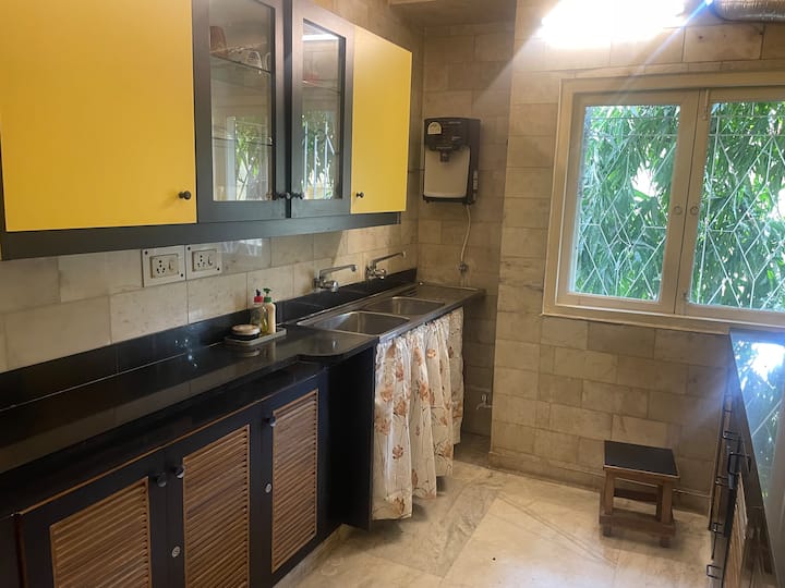 Grand Kitchen Dining 1 Br Lake Area - Kolkata (Calcutta)
