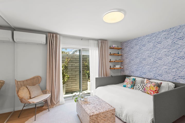 Newport Beach Shack Studio By The Beach (30+ Days) - Newport Beach, CA