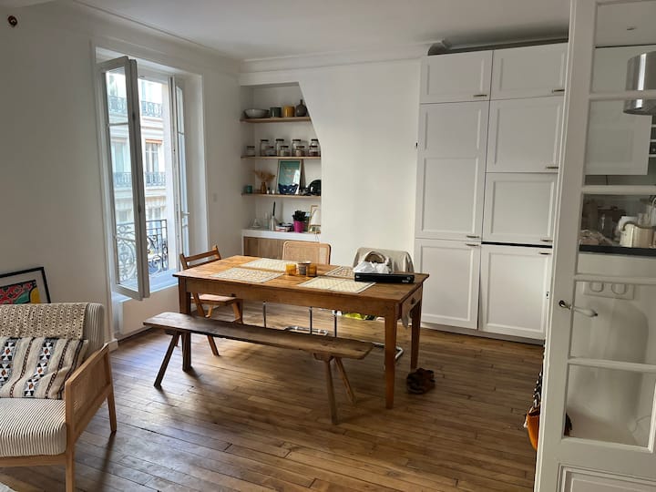 Grand Deux Pièces Charmant Proche Montmartre - France