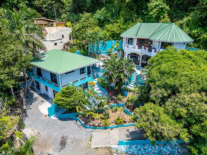 Rainforest 7br Homes Pool – Groups, 2 Min To Beach - Jaco
