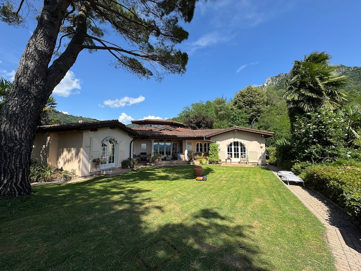 Traumhafte Villa Mit Fantastischer Sicht In Lugano - Lugano