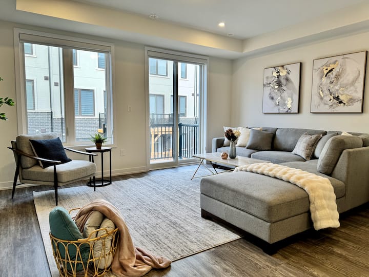 Luxury 4br Townhouse In Oakville - Oakville