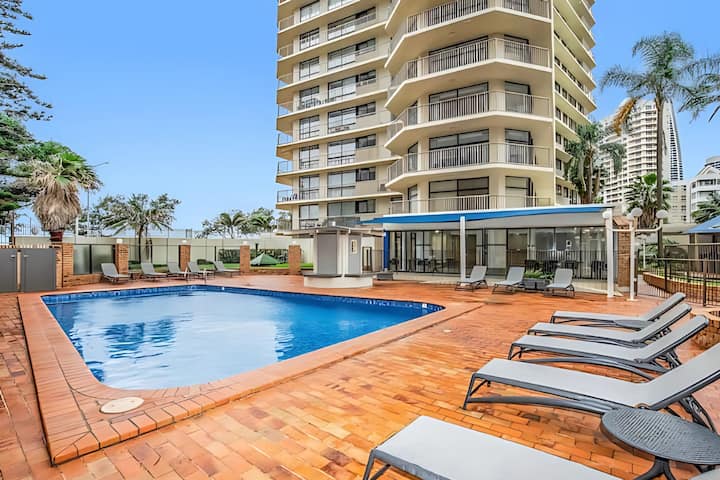 Break Free—beachfront Resort In Heart Of Surfers - Australië