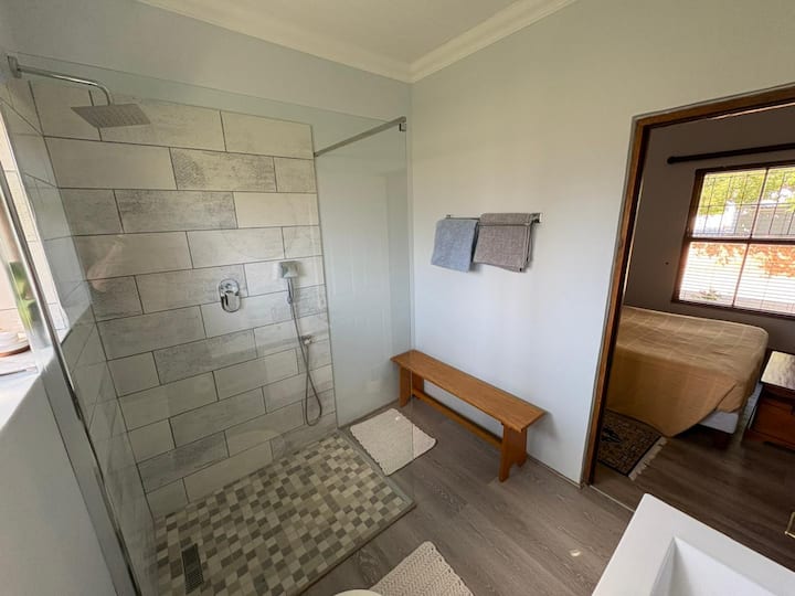 Cozy En-suite Room In Wellington With Own Entrance - Wellington, South Africa