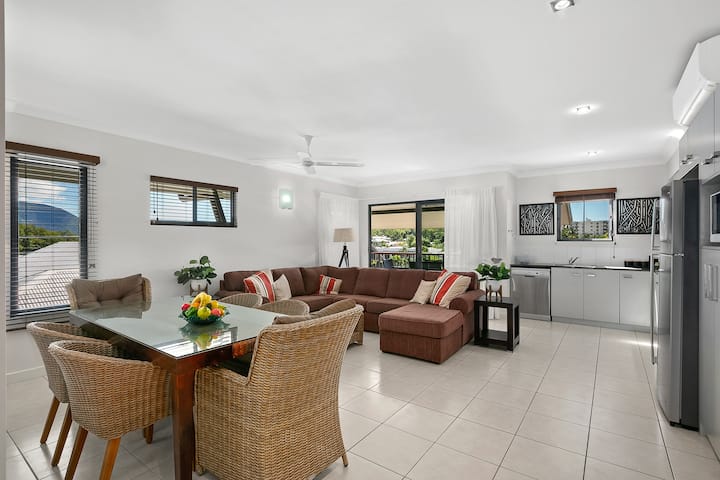 Official Resort Booking - 2 Bed Apartment - Trinity Beach