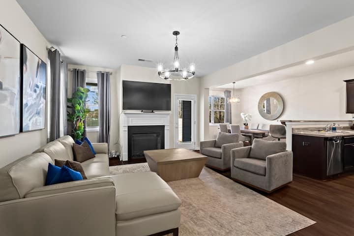 Ath- Elegant Marietta House! Pet Friendly - Marietta, GA