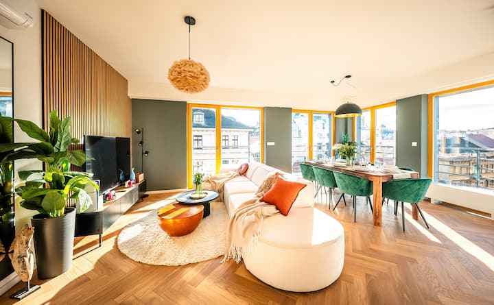 3br Central Stay: Ac, Terrace & Jacuzzi Bath Tube - Prag