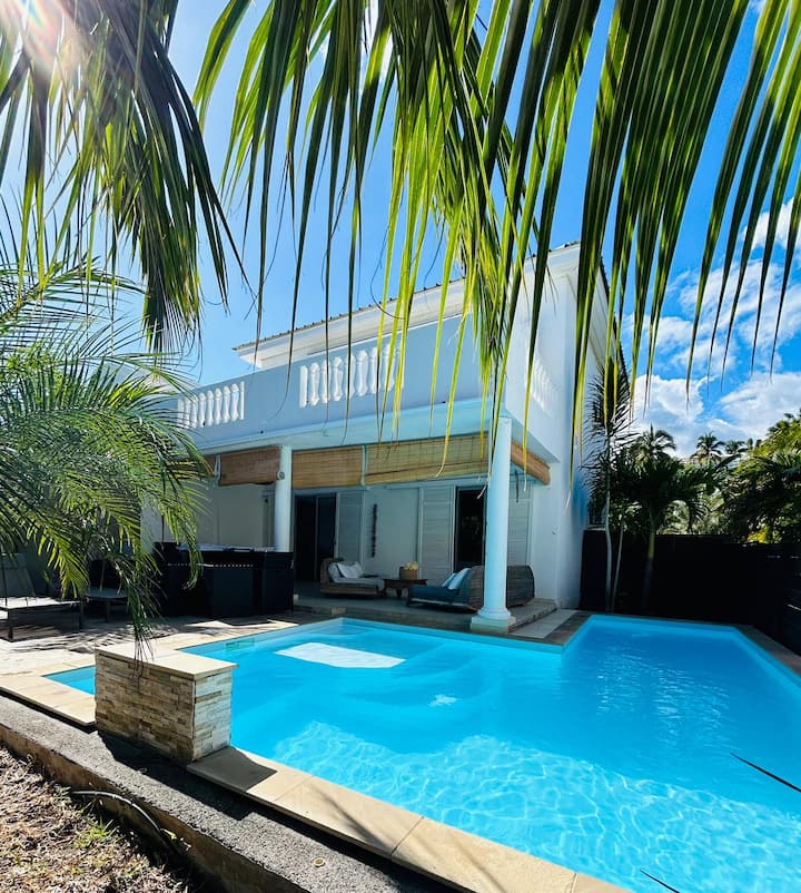 Villa Avec Jardin Tropical, Piscine Et Vue Mer - Saint-Gilles les Bains