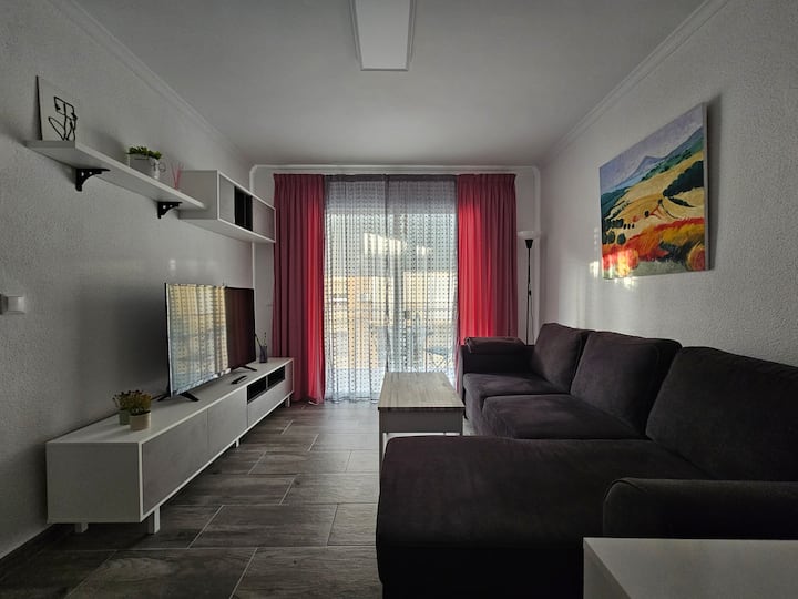 Apto Luminoso | Cama King | 5’ Playa | Base Naval - スペイン ロタ