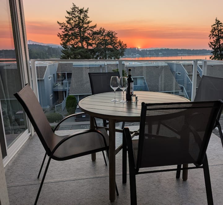 Winter Waves Retreat Oceanview & Fire Tables - Parksville
