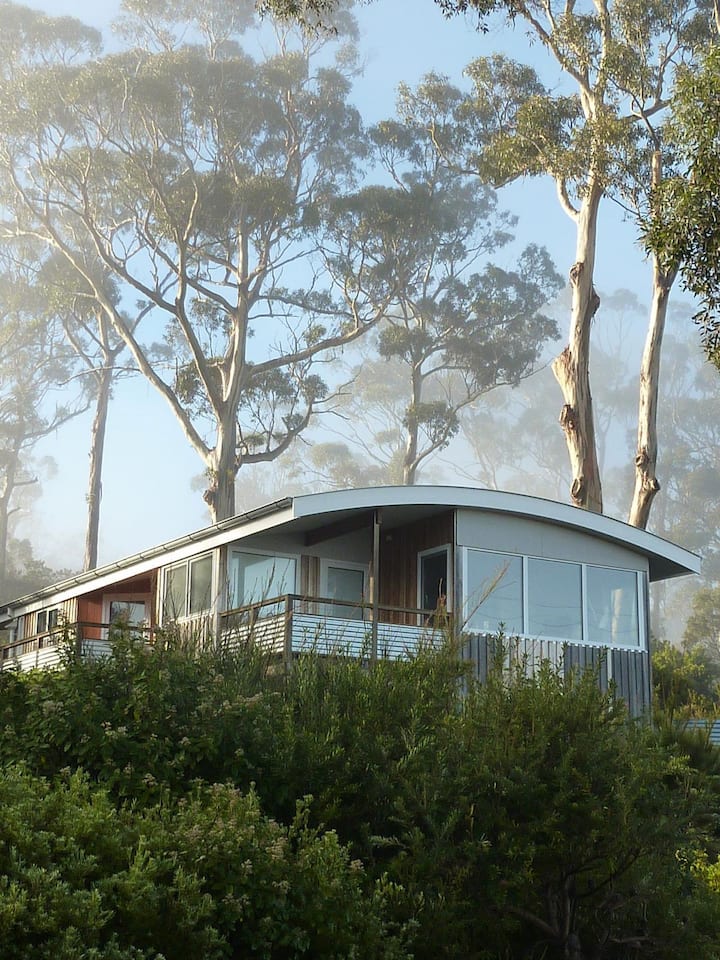 Artist's Beach House - Eaglehawk Neck