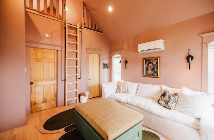 Beautiful Unique New Tinyhome- Central Location - Texas