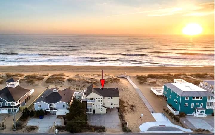 "Sea Star" 8br- Pool- Hottub- Oceanfront! - Sandbridge Beach, VA