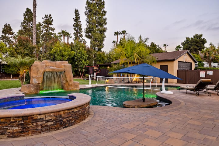 La Mesa Pool Paradise. - La Mesa, CA