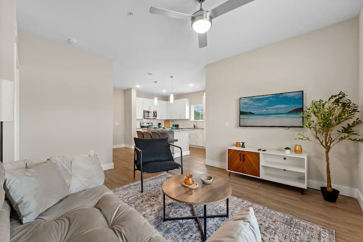 Luxury King Bed, Close To Parks, Pet-friendly - Aéroport international d'Orlando (MCO)