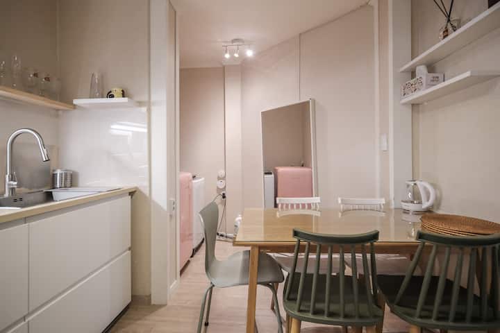 1012_개인실_헬로월드 게스트하우스 - 대한민국