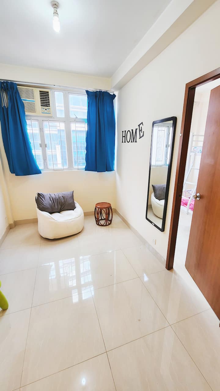 Modern City Center 3 Bedrooms Apartments Sleeps 9 - Hongkong