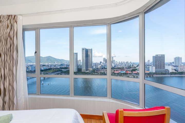 2 Bedroom Apt Besides Han River Free Pool - Da Nang