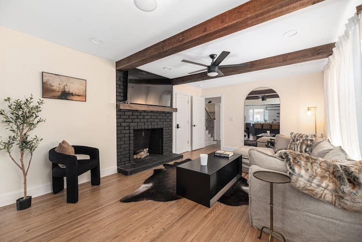 Spacious/luxe•theatre Room•5 King•2 Master Suite! - Charlotte, NC