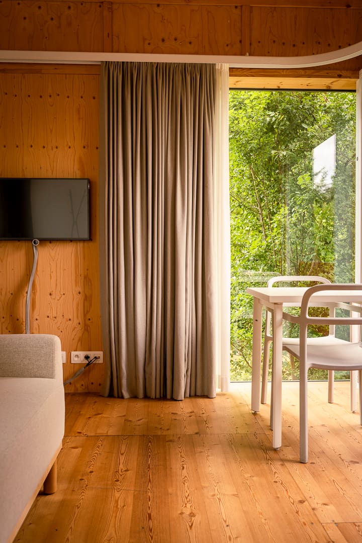 Hippe Tinyhouse Te Bazel - Boom