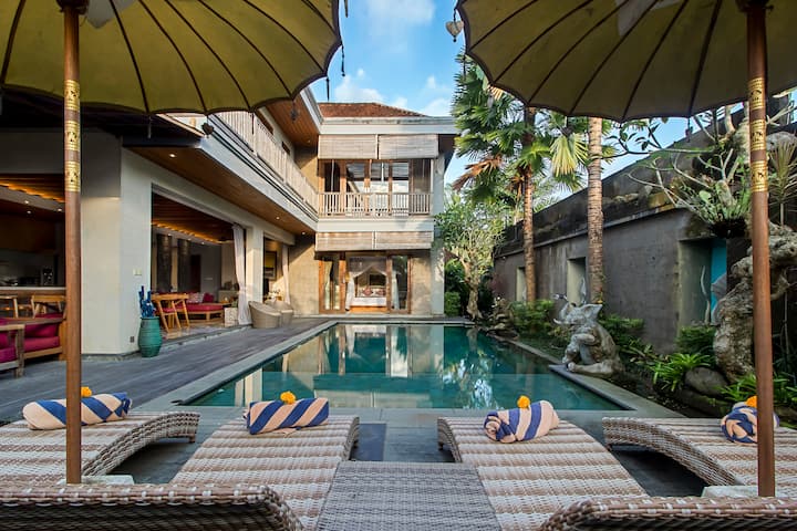 Pradana Villa 5br Luxury Private Pool - 우부드