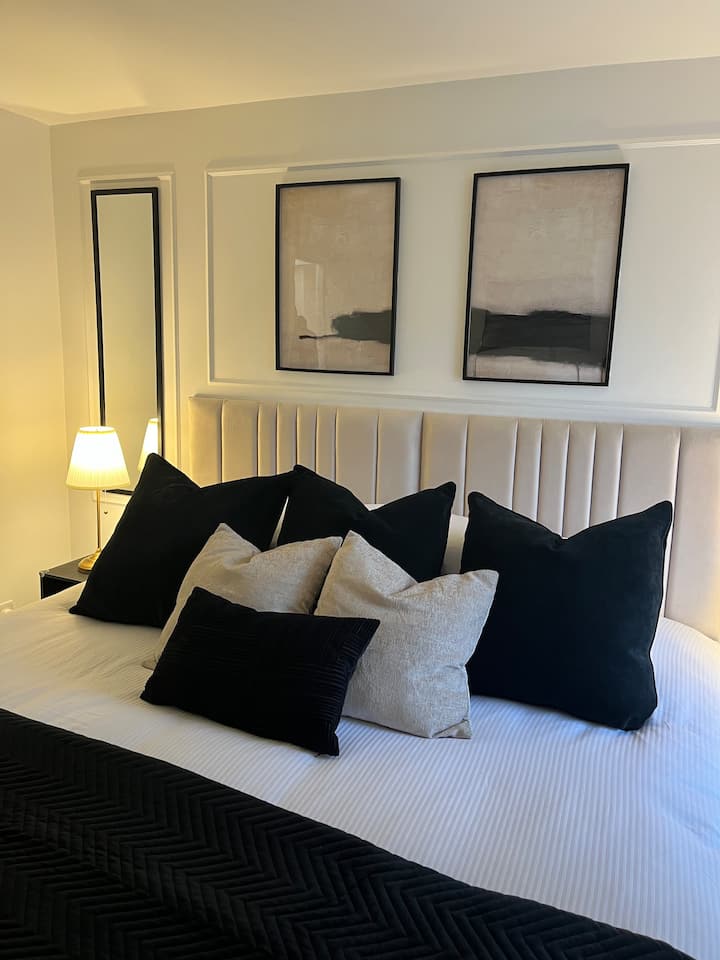 Modern City Centre 1 Bedroom Flat - Wirral