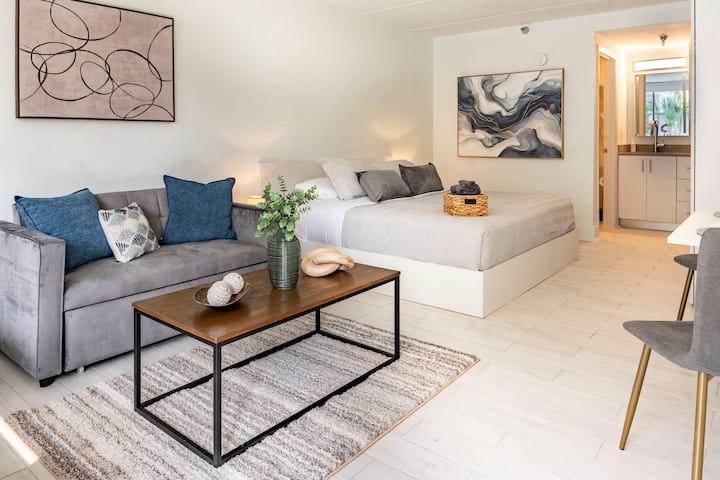 Modern 1bed/1ba Gem In Great Location/free Parking - Old Town, Kissimmee