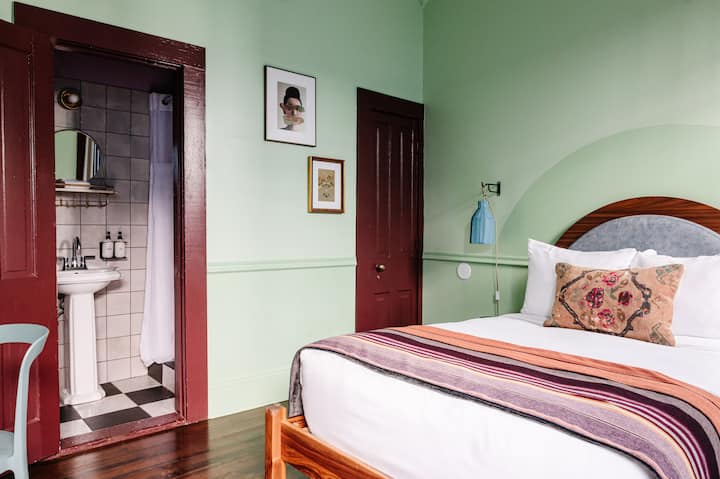 The Frenchmen New Orleans By Kasa | Full Room - New Orleans, LA