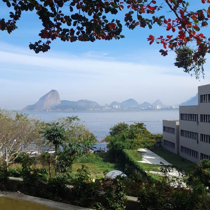 Refúgio Charmoso. Relaxe Na Praia Com Arte. - Niterói